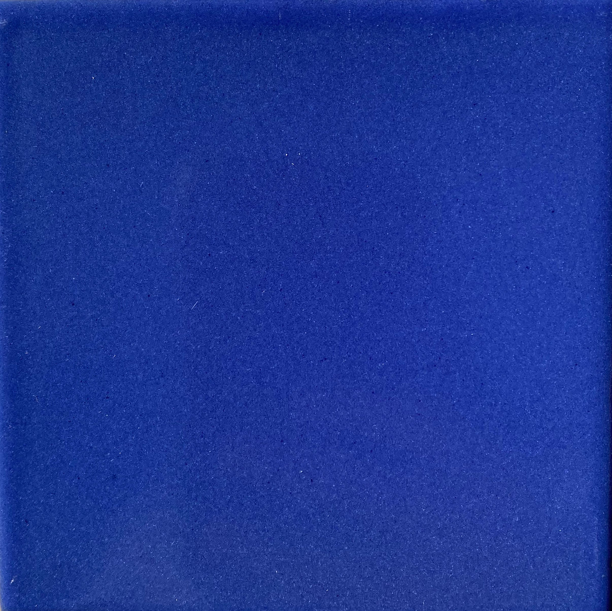 Azul Rey Brillante – Place Of Clay